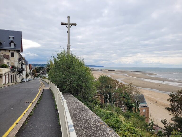 Que faire à Trouville, la Reine des Plages de la côte normande ...